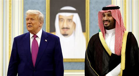 Dave Chappelle Says Trans Jokes Went Down Well In Saudi Arabia
