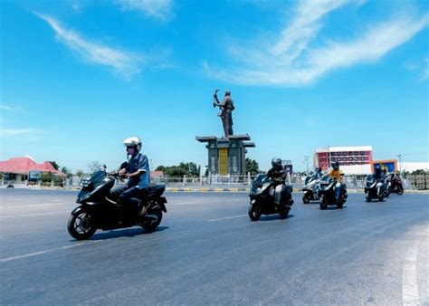 Sunmori Makin Bermakna Konsumen Honda Pcx Kupang Gelar Bakti Sosial