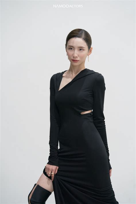 배우 박지현 뷰티 화보 비하인드 컷 17p 촬스의 이슈와 유머