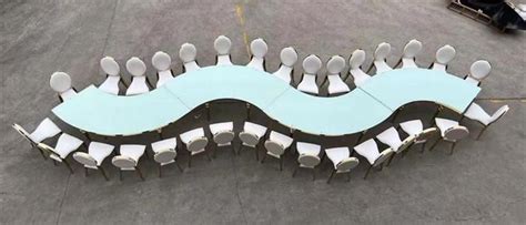 Hot Event Rental S Shape Serpentine Gold Wedding Furniture Dining