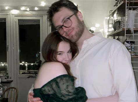 Elin 22 är Döende I Cancer Planerar Både Bröllop Och Begravning