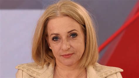 25 éve így Festett Marsi Anikó A Képernyőn Amikor Még Rövid Haja Volt Rúzs Online