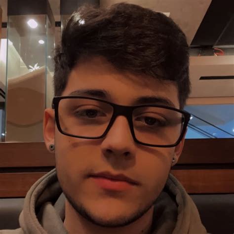 Daniel Guerra Danguerraa • Threads Say More