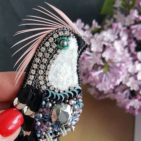 Брошь птица | Charm bracelet, Festival captain hat, Jewelry