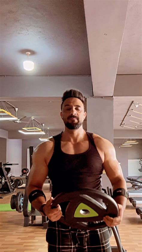 Mudasir Bashir Hamal Mudasir Bashir Hamal • Instagram Photos And Videos