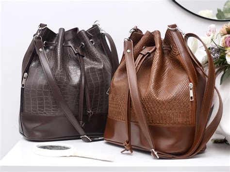 ЧИТАЈ КНИГА 📖 Кејт има прифатено дека засекогаш ќе биде обична и