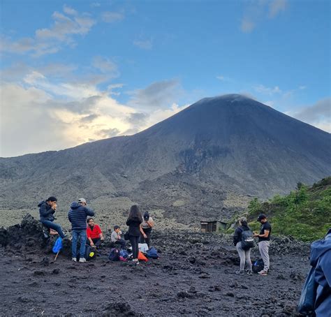 Volcán Pacaya Atardecer 𝗣𝗥𝗢𝗠𝗢 𝗤𝟭𝟮𝟱 Feliz Viaje Guate