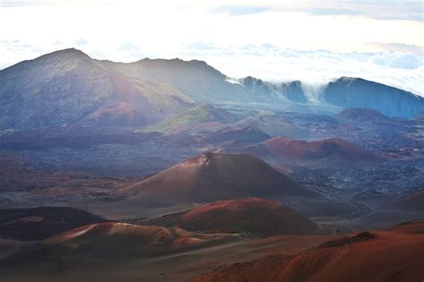 Premium Photo Beautiful Sunrise Scene On Haleakala Volcano Maui