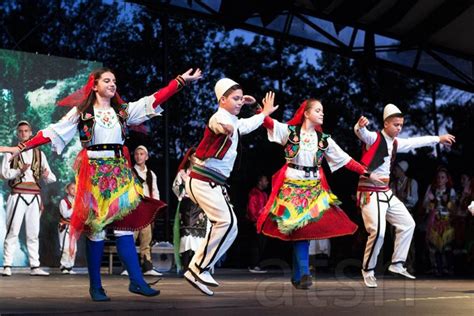 Vallet Më Të Bukura Të Tropojës ”pushtuan” Amfiteatrin E Tiranës Kultplus