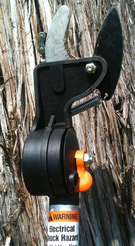 Fiskars Telescoping Pruning Stik Manually