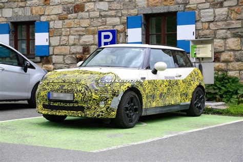 Mini Cooper Se Hatch And Cabrio Spy Scoops And Rumors Autopareri