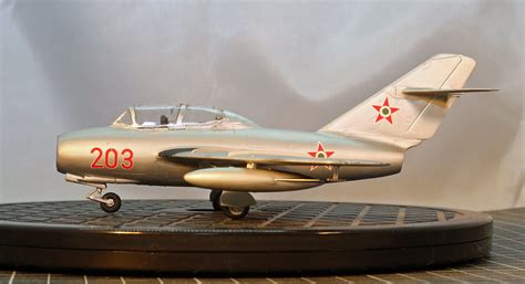 172 Hobbyboss Mig 15uti Midget Hungary Ready For Inspection