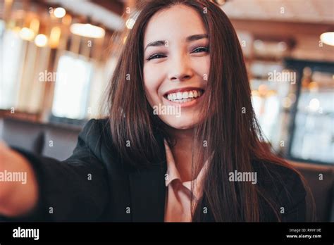 Belle Fille Asiatique Banque D Image Et Photos Alamy