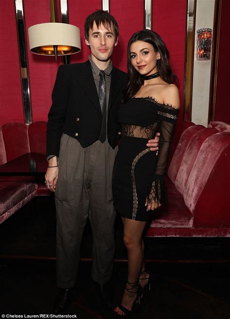 Victoria Justice Rocks Lbd With Boyfriend Reeve Carney Daily Mail Online