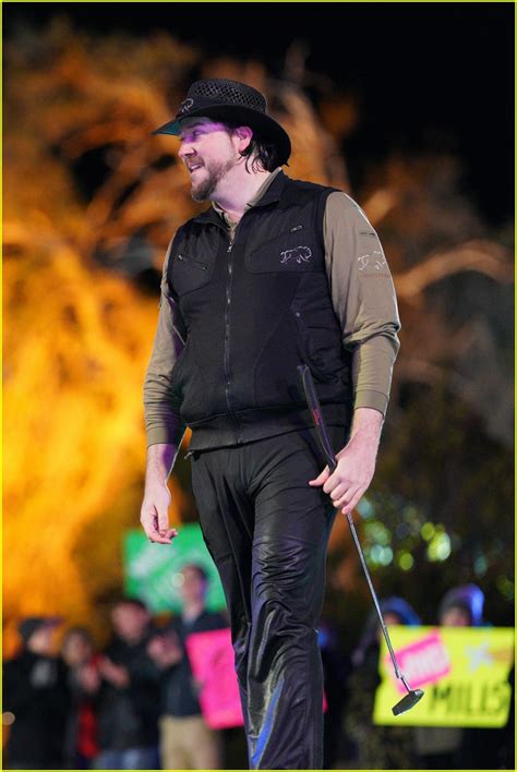 Josh Duhamel And Girlfriend Audra Mari Cheer On Friend To A Win On Holey Moley Photo 4464044