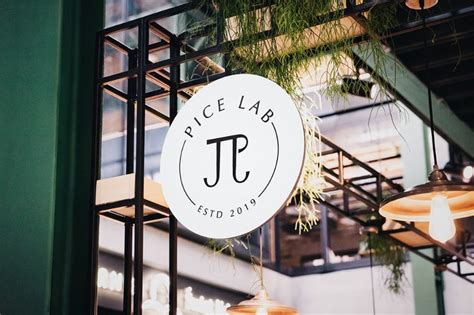 Pice Lab 視覺識別 Visual Identity On Behance Shop Window Design Glass Signage Shop Front Signage