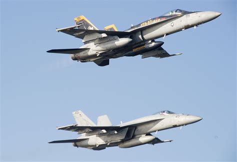 F18 Super Hornet Vs Hornet