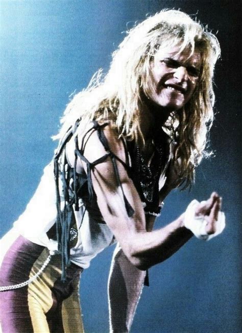 30 Amazing Photographs Of David Lee Roth Of Van Halen Performing On