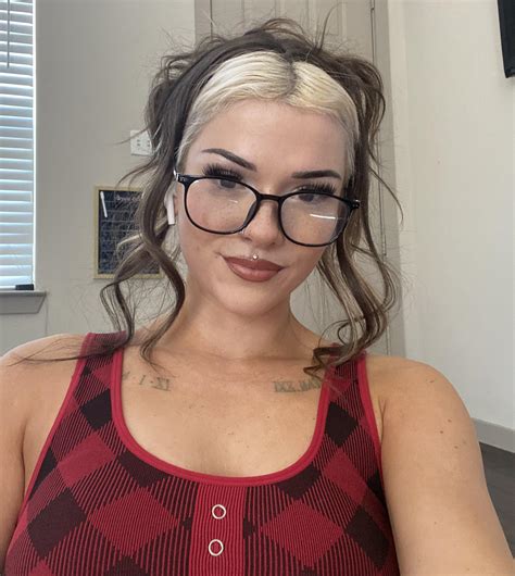 Hows Your Monday So Far R Freckledgirls