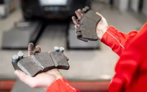 Tại Sao Nên Mua Xe Có Má Phanh Gốm Carbon Ggsceramic