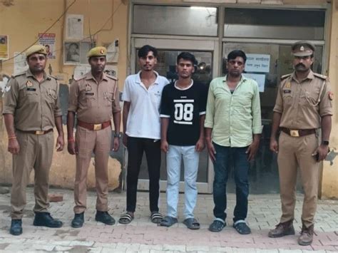 Sex Racket Busted In Loni लोनी में सेक्स रैकेट पकड़ा गया 3 युवतियों