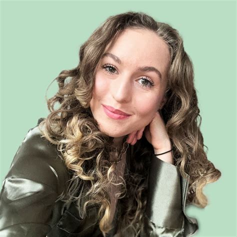 Emilia Schutt Grafikdesigner Milafaktur Xing