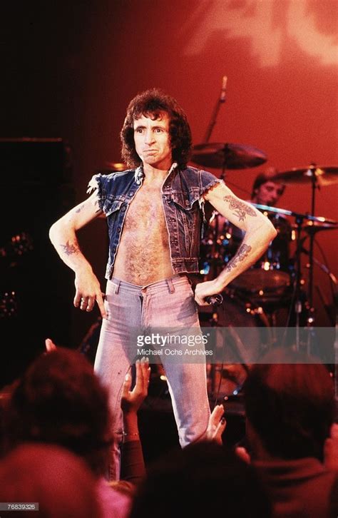 Bon Scott Photos Getty Images Ac Dc Pics Acdc Photos Bon Scott