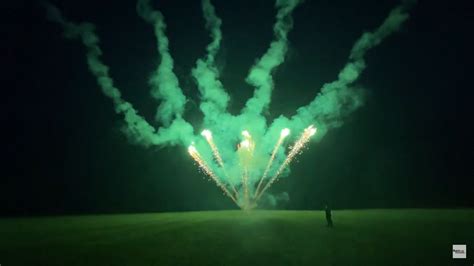 11 Shot Time Rain Green Mine To Red And Chrys Flower Fan Shape Slice