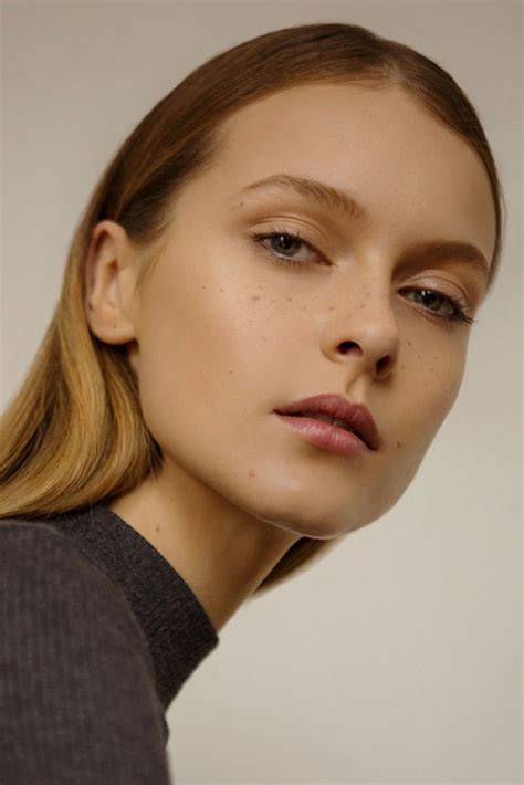 Aveen • Bali Model Agency