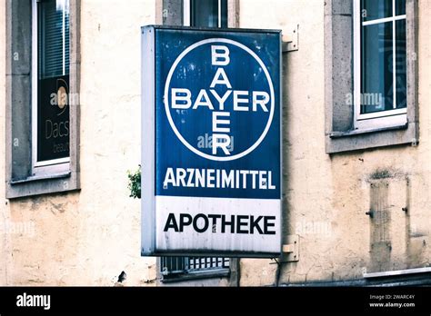 Düsseldorf 06012024 Bayer Logo Bayerkreuz Apotheke Arzneimittel