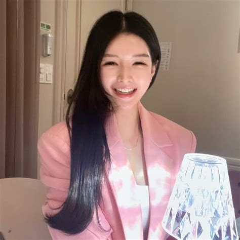 혜진 ︎ Phee Jin • Threads Say More