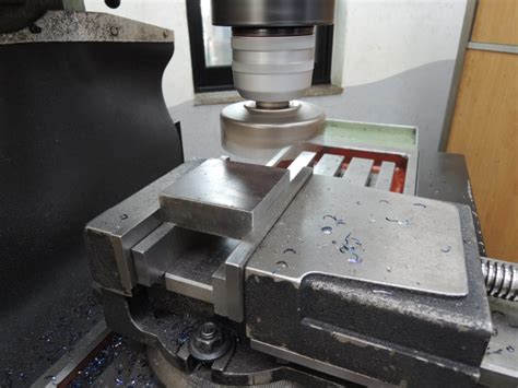 임용고시 실기시험 범용밀링 범용선반 드릴링머신 줄 사상 기계가공 실무 실습 기술마스터 교육과정 안내 안전교육 도면해독 가공이론 장비 조작 및 운영 실제가공 문제