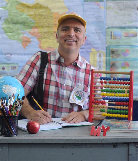 Maikol Yordan Regresa Al Colegio Y Al Cine La Teja