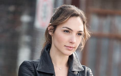 Gal Gadot Hd Wallpaper Israeli Actress Celebrity