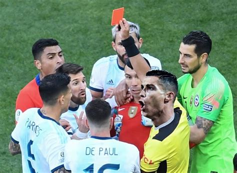 Cười Ra Nước Mắt Với Loạt ảnh Chế Messi Dính Thẻ đỏ