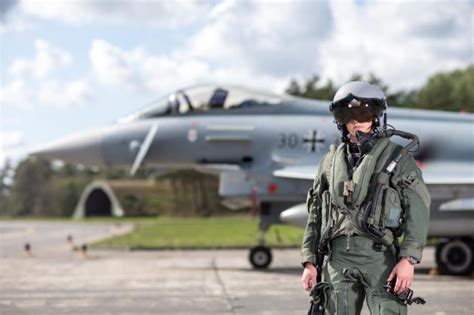 Air Defender 2023: Das trägt ein Eurofighter-Pilot im Cockpit