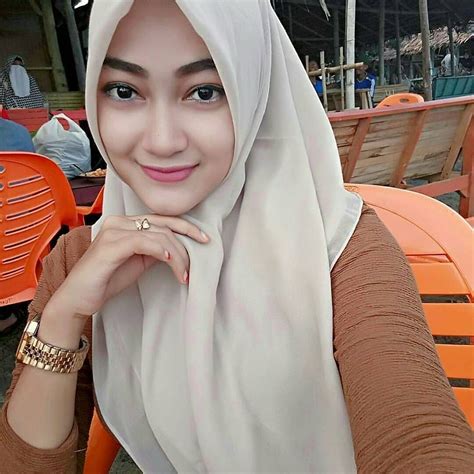 Tante Berjilbab Cantik Ketat Gemesin - Republic Renger Cantik