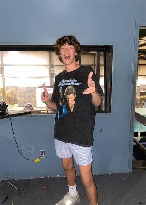 Baylen Levine Height Weight Age Girlfriend Facts Biography