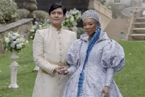 Đừng Buộc Tội Disney ‘tẩy đen Lọ Lem Thenextvoz