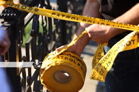 კორპუსის ეზოში დასისხლიანებული ახალგაზრდა კაცის ცხედარი იპოვეს რა მოხდა თბილისის ერთ ერთ უბანში