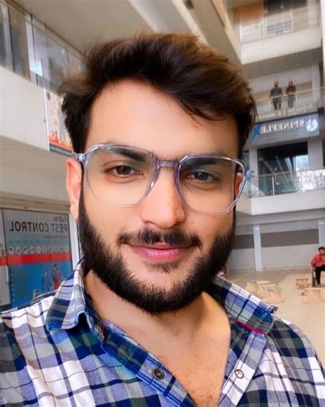 About Haris Khatri Medium
