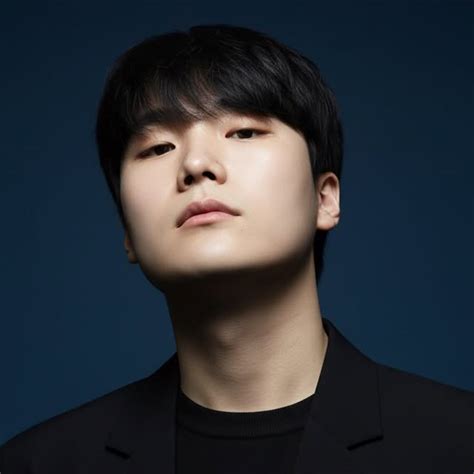 명진 Luceverita • Threads Say More