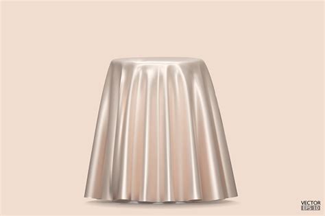 연단은 베이지색 배경에 격리된 금색 실크 조각으로 덮여 있습니다 베이지색 천으로 덮인 현실적인 상자 제품 화장품 프리젠테이션을