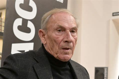 Zeman In Ospedale Con Un Foglio In Mano I Medici Non Possono Credere