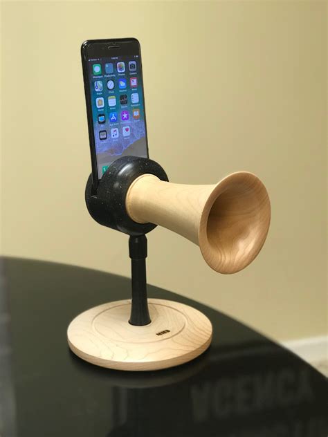 Wooden Passive Iphone Speaker And Phone Holder