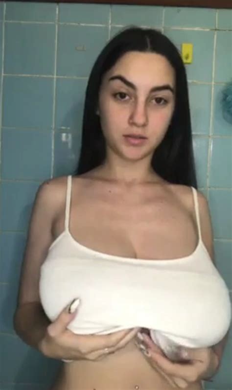 Whats Her Name Eva Batista Aka Evabatistaa 1529680 ›