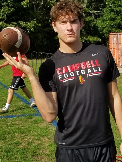 Football Friday Kanaley Is The Cougars Quarter Block News Sports