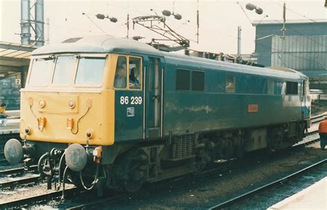 Br Class 86 Electric Locomotive No 86239 Ref 11804 £299 Picclick Uk
