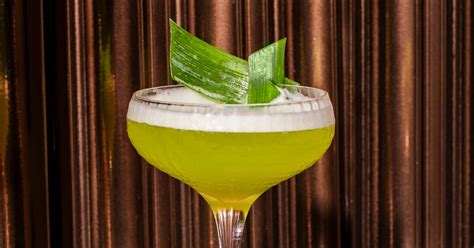 The June Bug A Cocktail From Tgi Fridays Is Having A Moment Punch