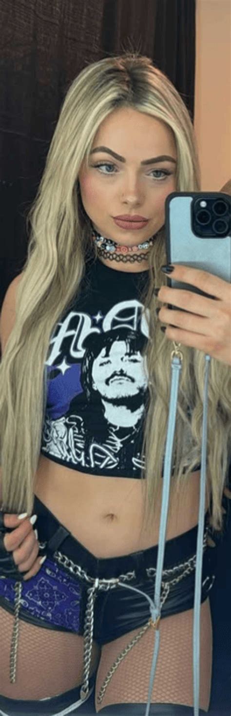 Njs Liv Morgan Regains Wwe Tag Titles One Night After Wrestlemania Verona Daily Voice